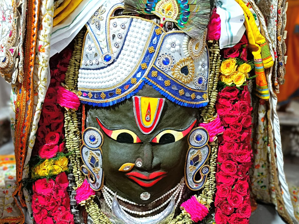 Lord Mahakal's makeup in the form of Shri Krishna
