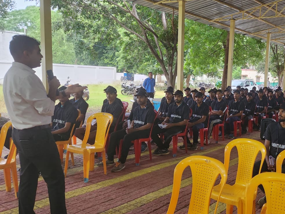 130 students made members of Village Defense Committee | बड़वानी एसपी ...