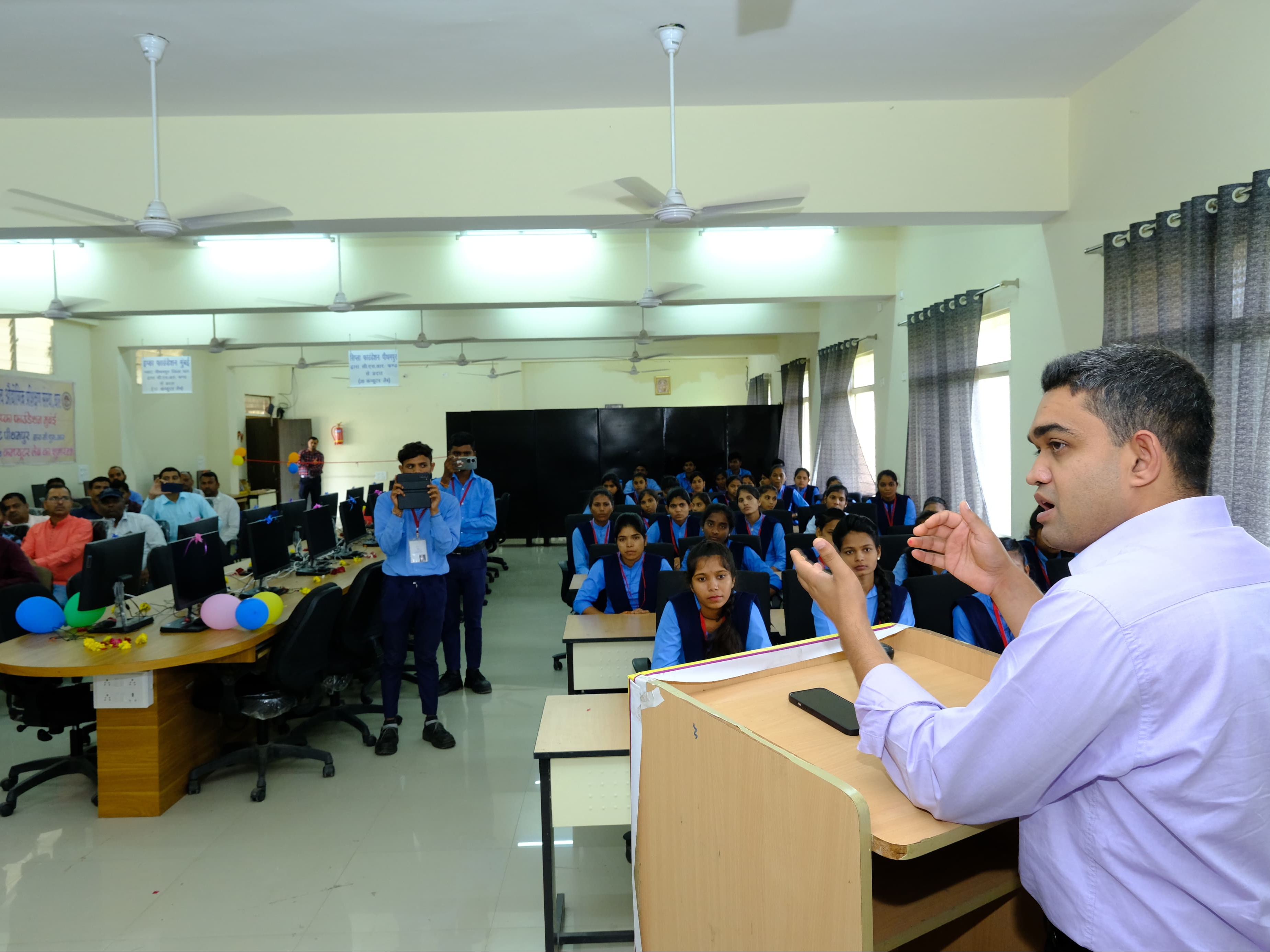 ITI college got computer lab | ITI कॉलेज को मिली कंप्यूटर लैब: इप्को ...
