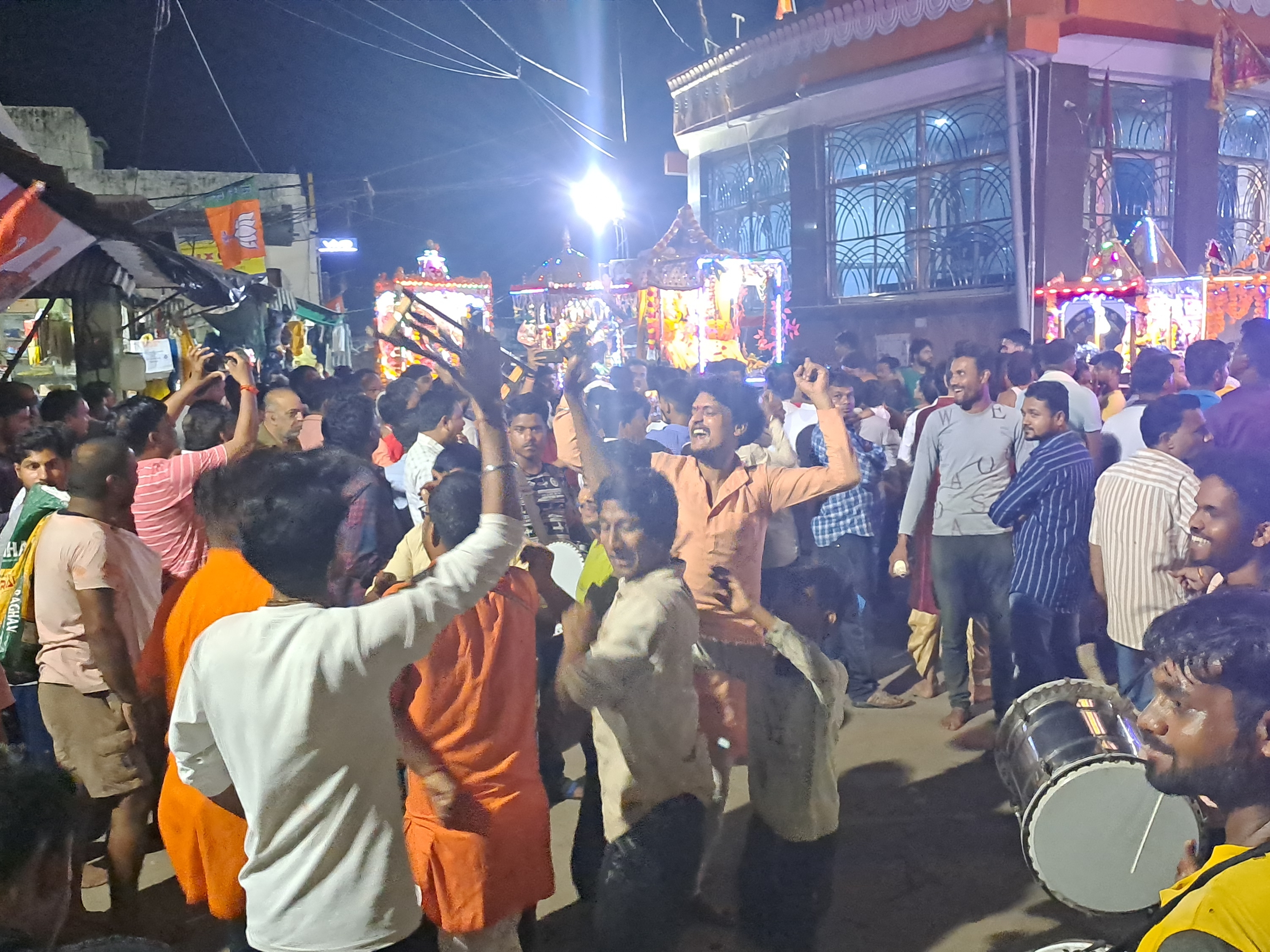 Dol-Gyaras festival celebrated with pomp | धूमधाम से मनाया गया डोल ...