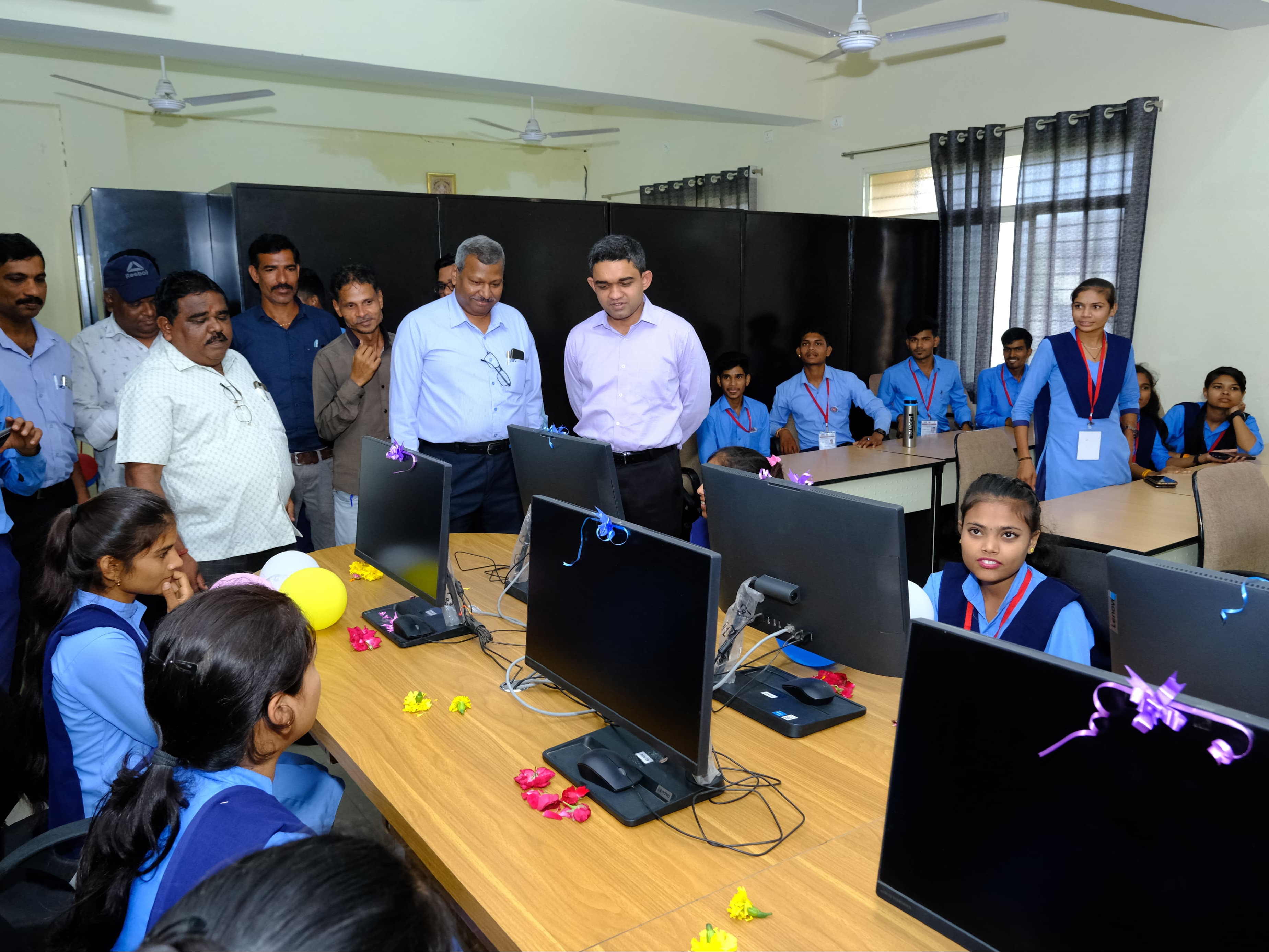 ITI college got computer lab | ITI कॉलेज को मिली कंप्यूटर लैब: इप्को ...