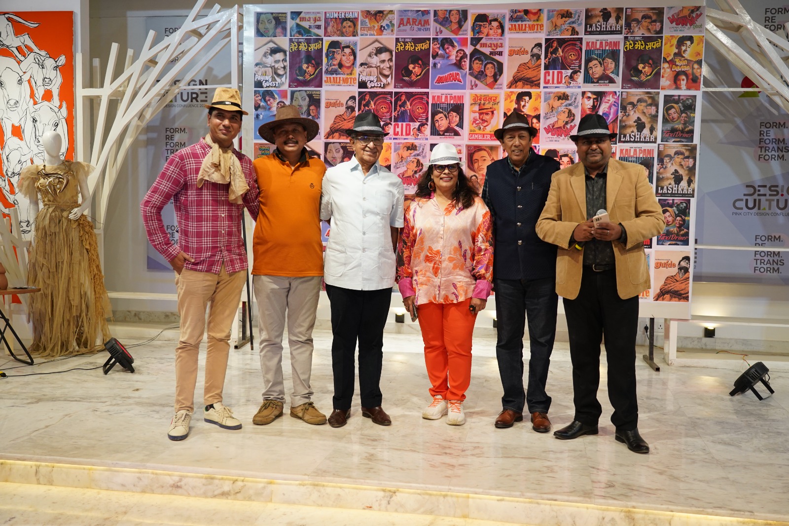 A glimpse of Dev Anand's style seen in the fashion show | फैशन शो में ...