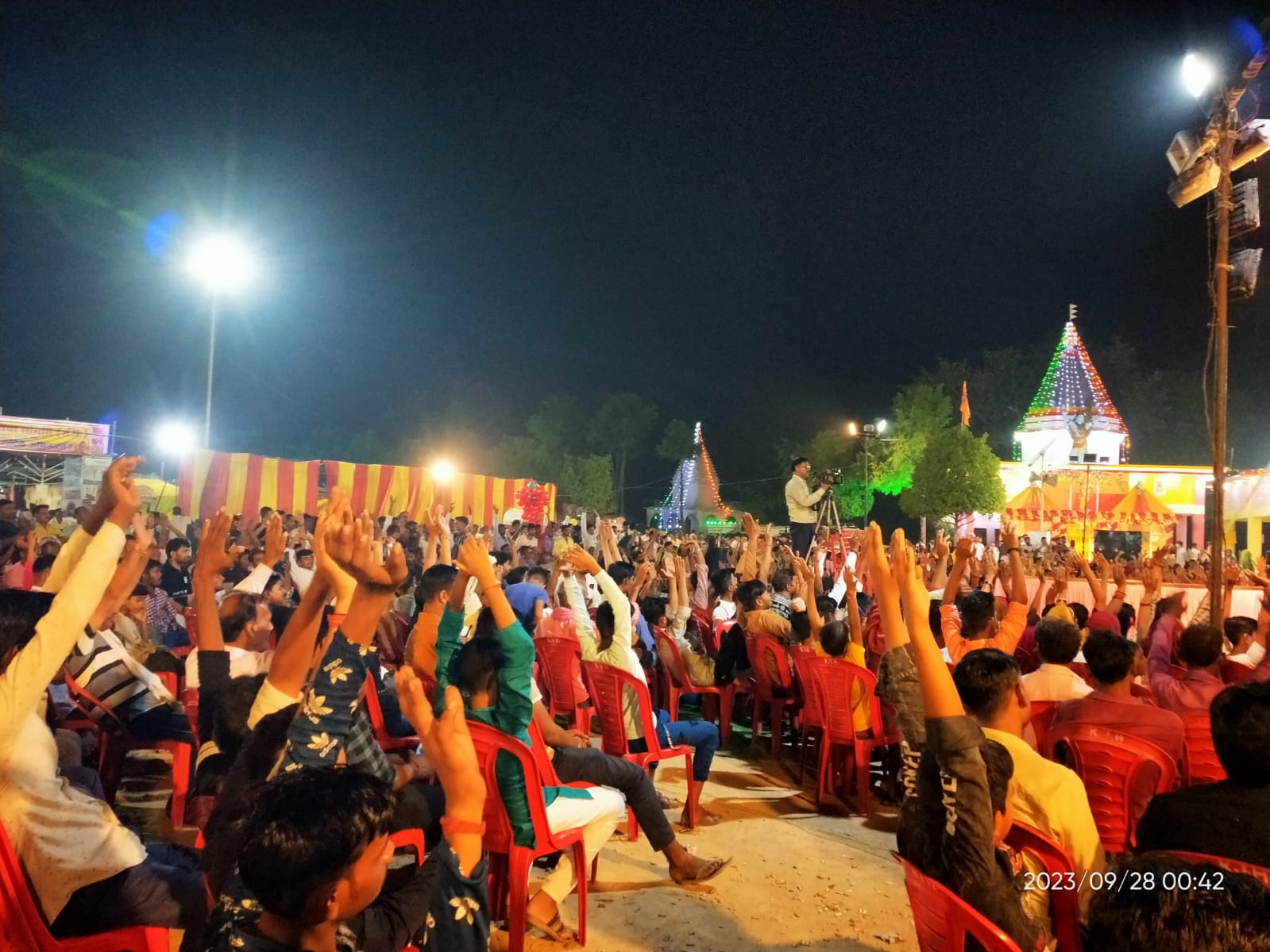 Huge vigil organized in Shri Tikeshwar Dham of Narwal | नरवल के श्री ...