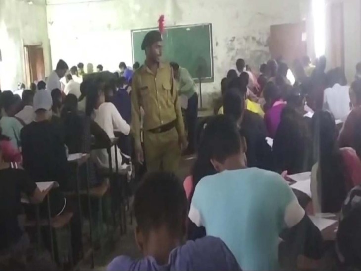 Exam is happening or Bhandara; In Bihar, children are appearing for ...