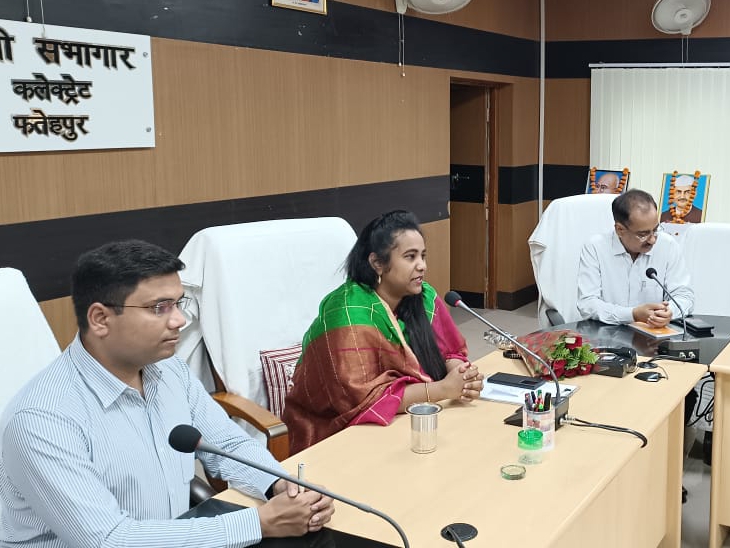 New DM C. Indumati reached Fatehpur. | फतेहपुर पहुंची नई डीएम सी ...