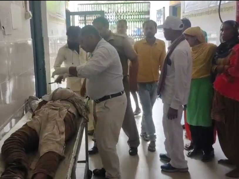 DCM and bike collide in Shravasti | श्रावस्ती में डीसीएम व बाइक में ...