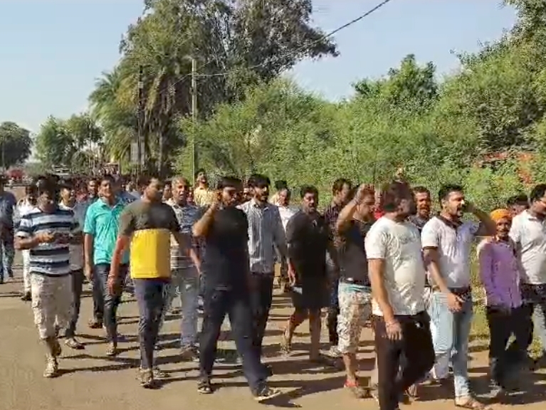 Theft in grocery shop: Angry traders closed the market and submitted a ...