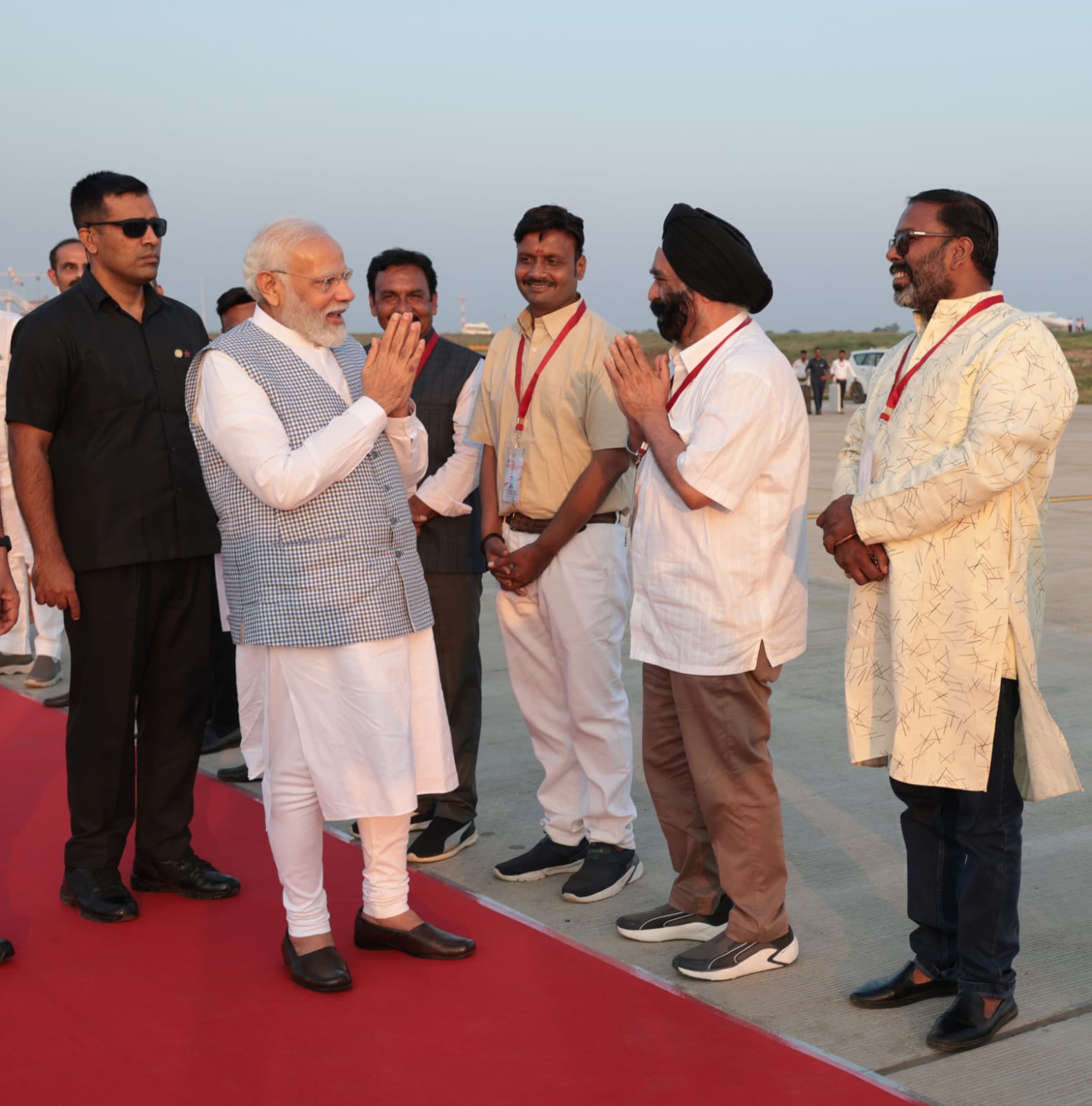 PM Modi met former minister Babbu | हरेंद्रजीत सिंह से PM मोदी ने कहा ...