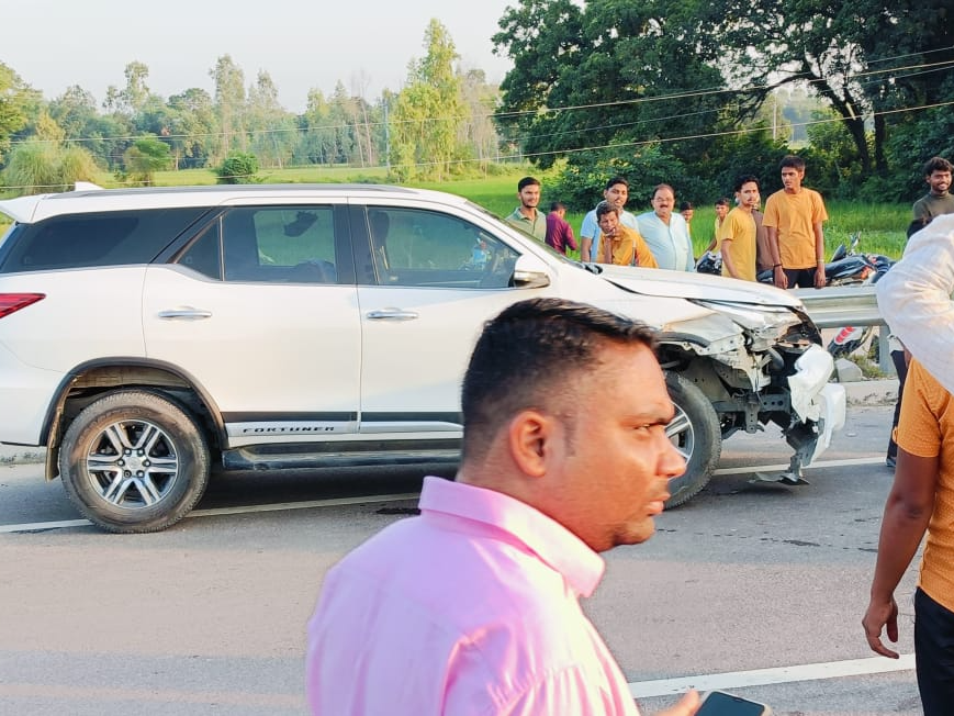 Ayodhya SP MLA and Milkipur Tehsildar narrowly escaped