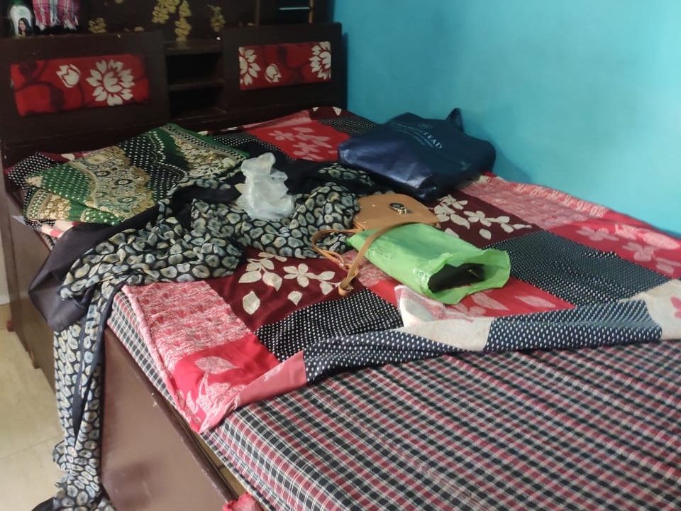 Unknown robbers entered the house with the aim of robbery and ...