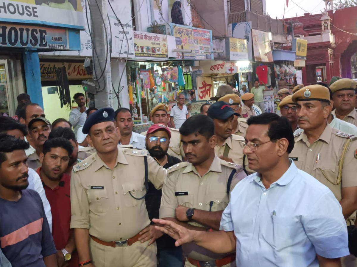 Flag march taken out with group and force in Ladnun | लाडनूं में दल-बल ...