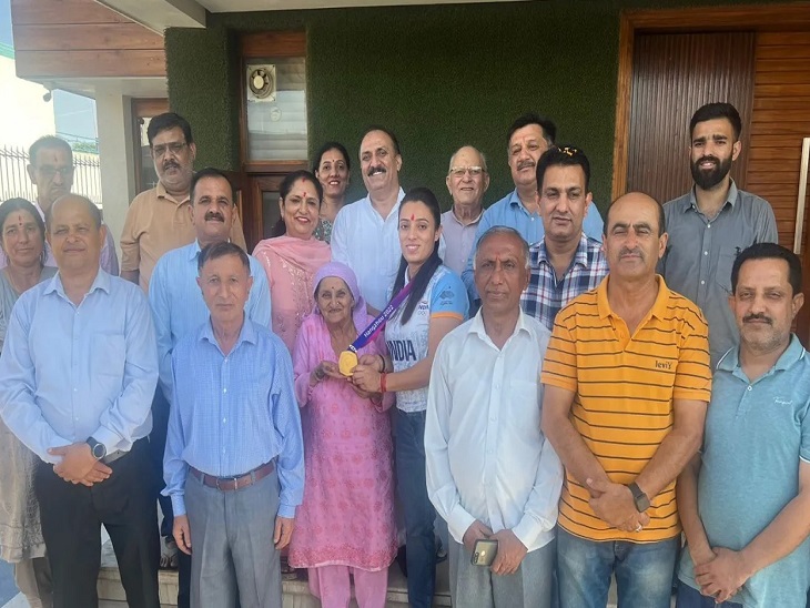 Sirmour: Indian Kabaddi team captain Ritu Negi grand welcome | India ...