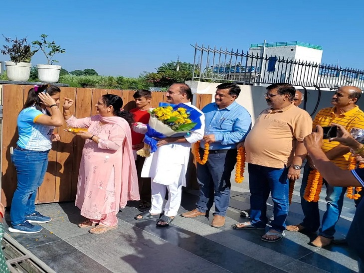 Sirmour: Indian Kabaddi team captain Ritu Negi grand welcome | India ...