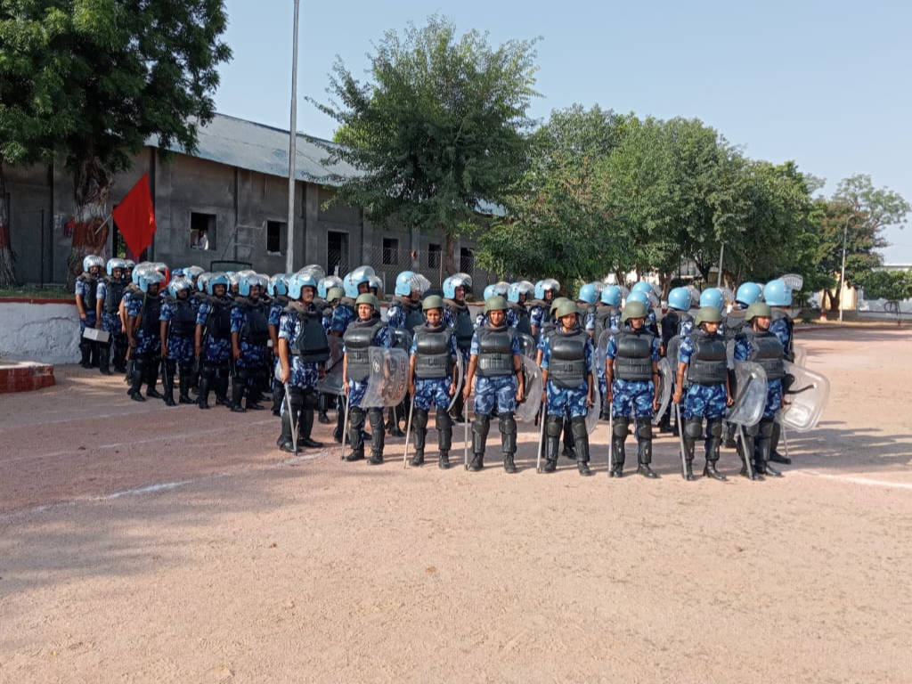 Rapid Action Force riot control demo | रेपिड एक्शन फोर्स का दंगा ...