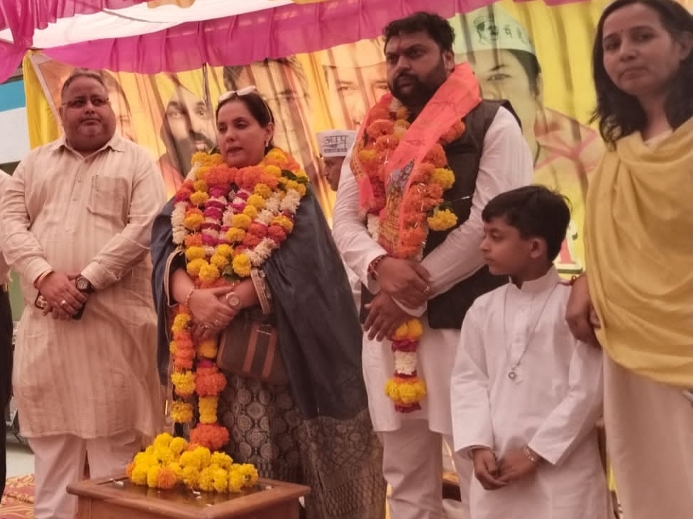 Amritsar East MLA Jeevan Jyot Kaur reached Indore | इंदौर पहुंचीं ...