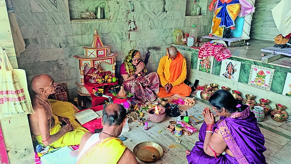 The temple and puja pandal in Pakribarawan resonate with the mantras of ...