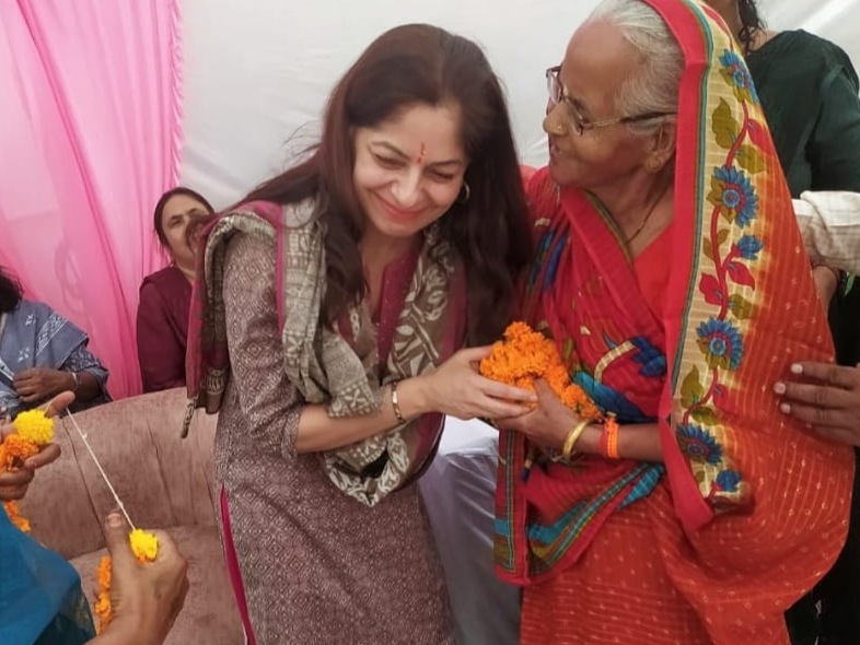 Priya Nath took charge along with Nakulnath | नकुलनाथ के साथ प्रिया नाथ ...