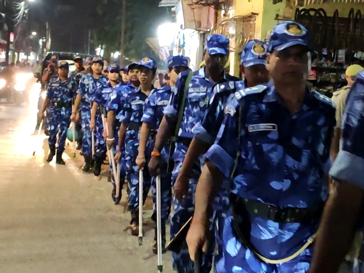 CO-City Magistrate did an angry march with the police force | CO-सिटी ...