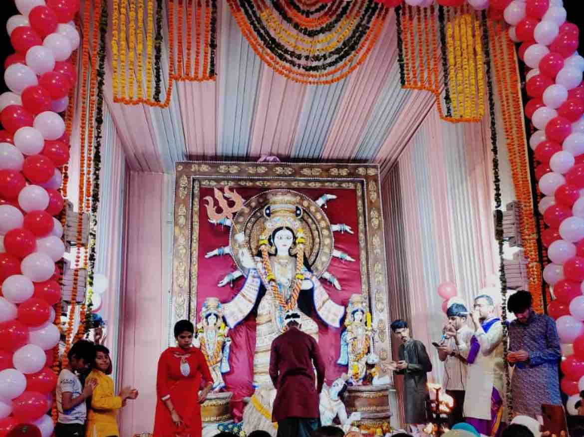 Grand Aarti of Mata took place in Karond, Bhopal | आरती में भक्तों ने ...
