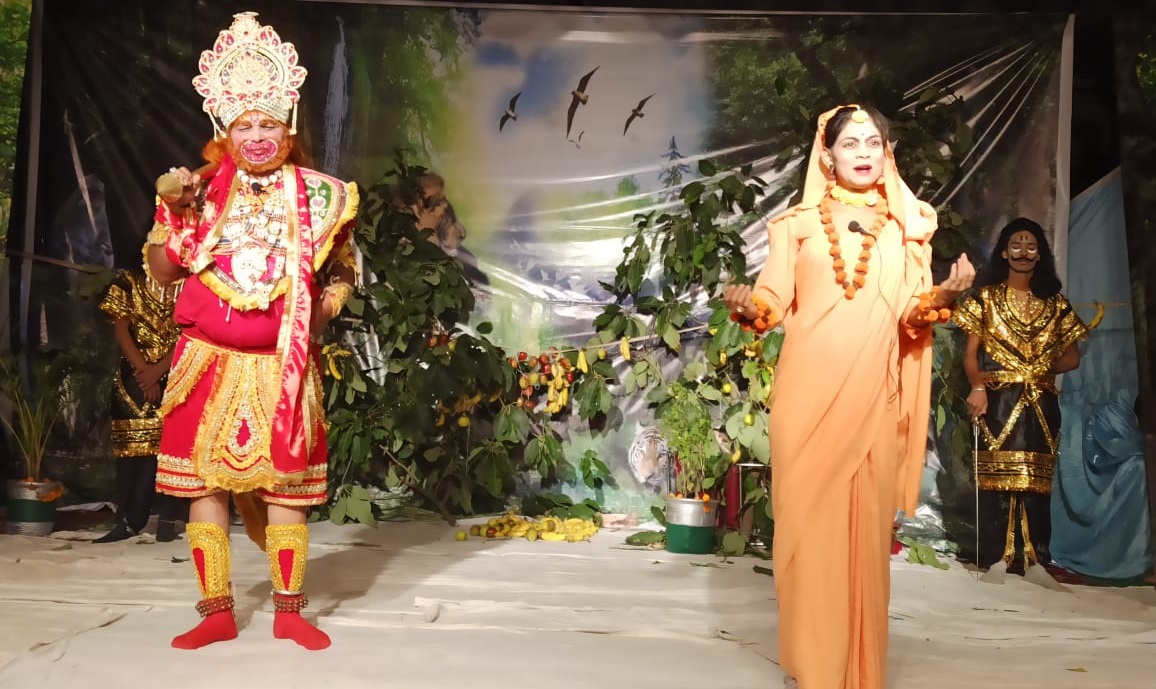 Khewat made Shri Ram, Sita and Lakshman cross the Samsa river ...