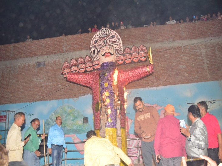 Lankapati Ravana was finally killed by Shri Ram. | अंत में श्रीराम के ...