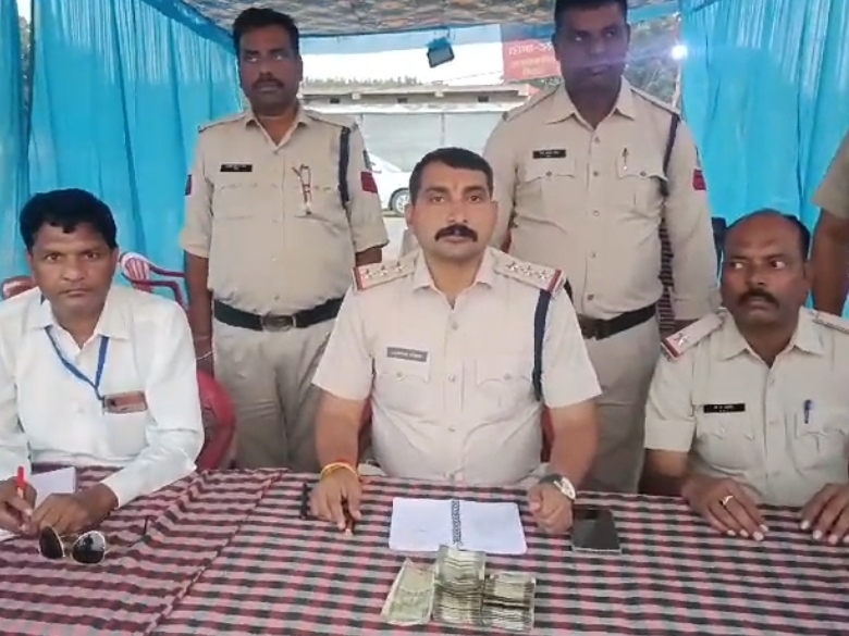 SST team seized one lakh three thousand rupees | एसएसटी टीम ने जब्त किए ...