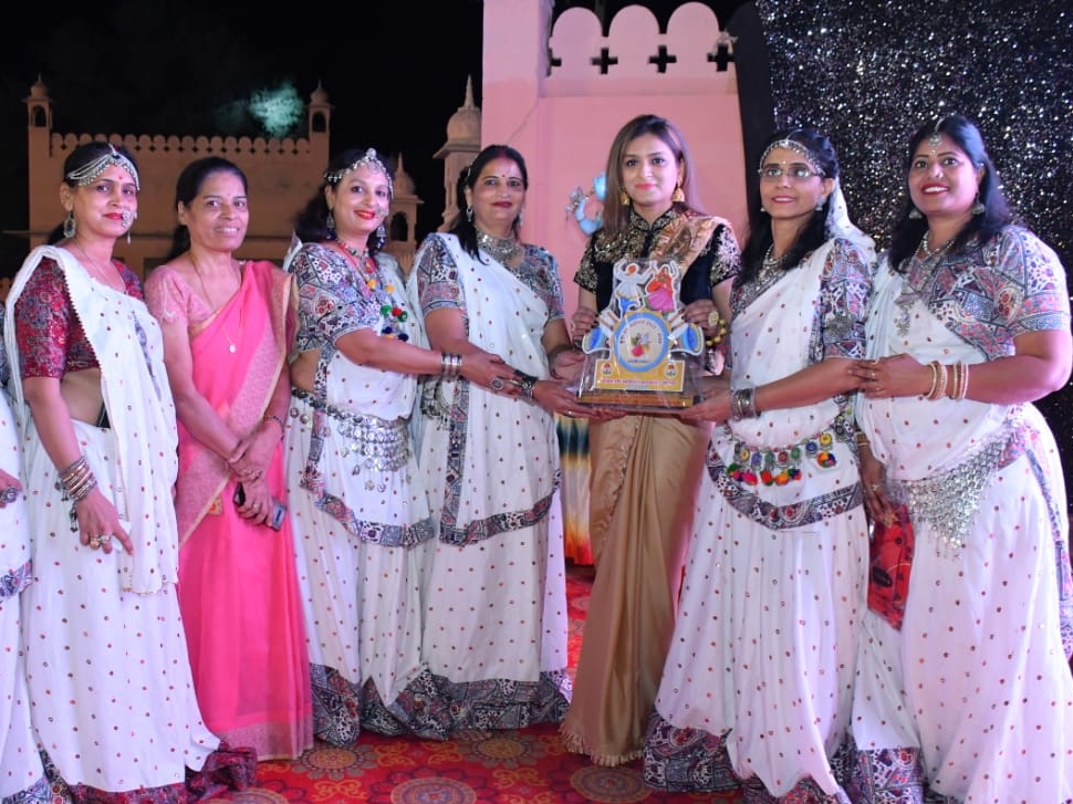 Maheshwari Mahila Mandal and women of Jain community performed Garba ...