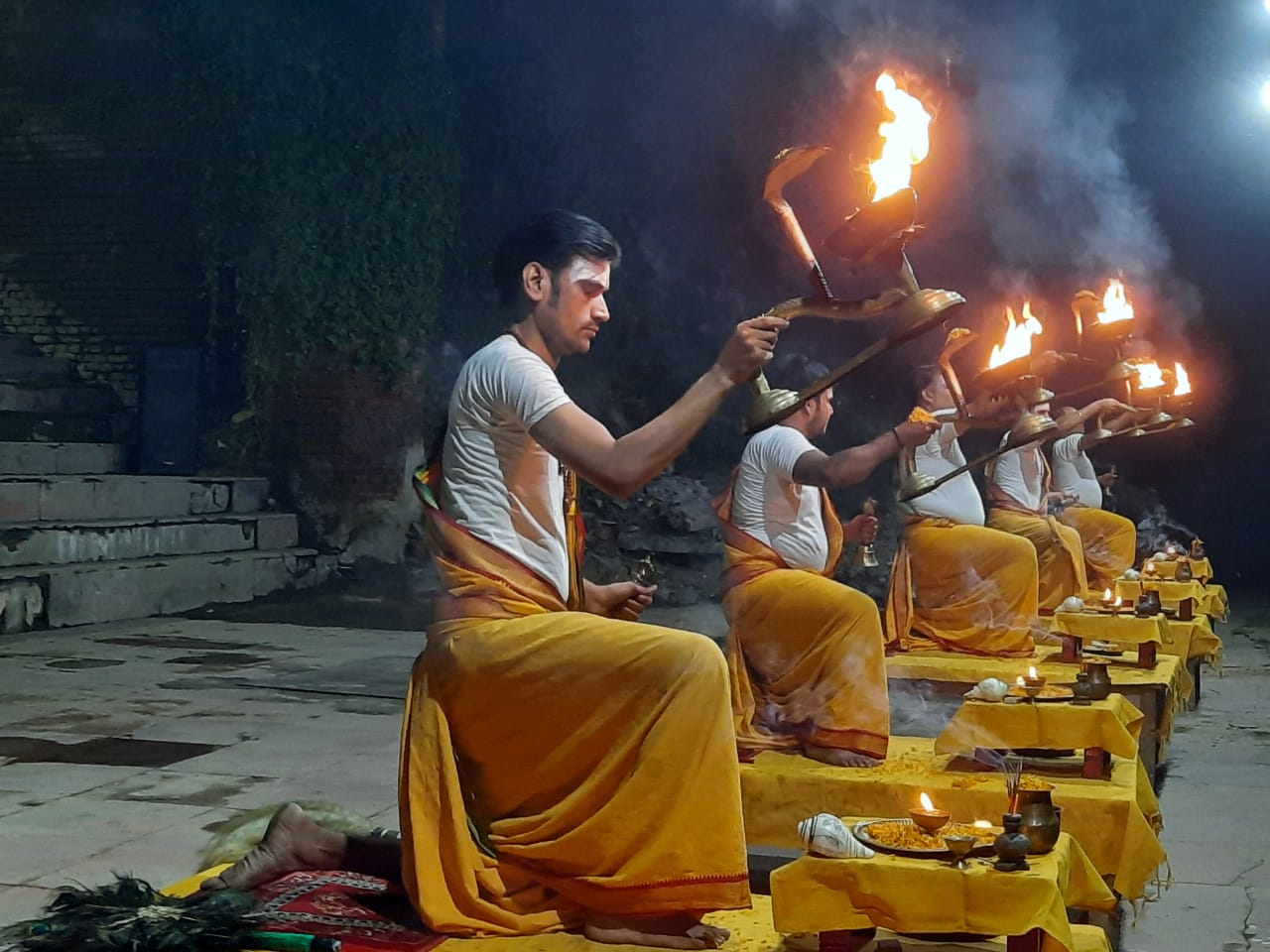 Maha Aarti at Vindeshwari Ghat on Sharad Purnima | शरद पूर्णिमा पर विंदेश्वरी घाट पर महाआरती ...