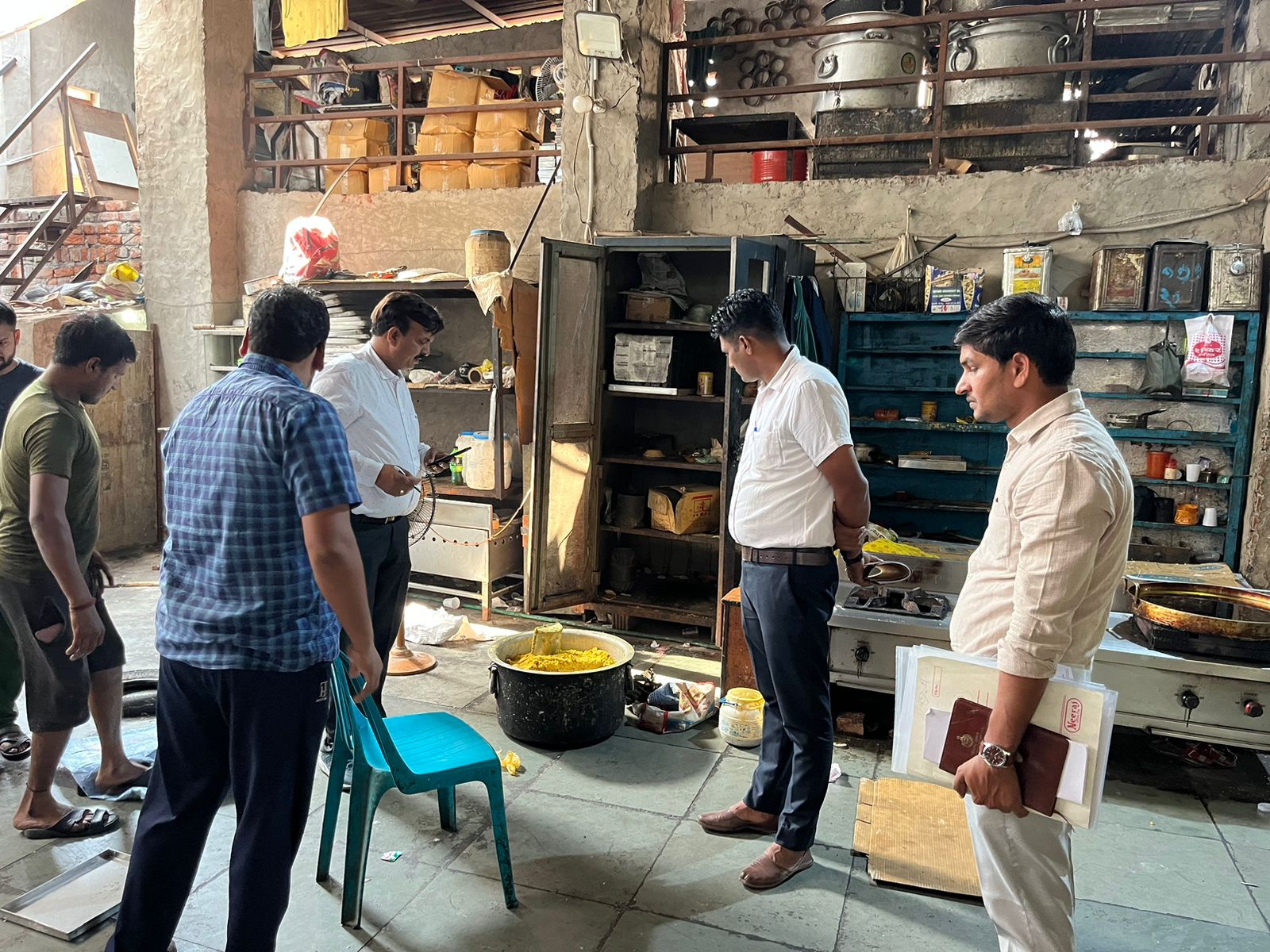 Nuh CM flying raid Sweet Shops and Flour Mill | नूंह में सीएम फ्लाइंग ...