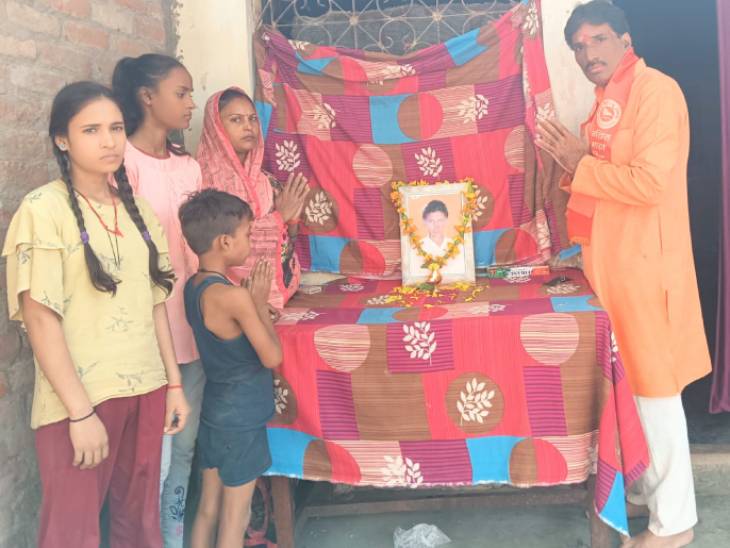 Hindu Mahasabha paid tribute to the brave martyrs of Kar Sevaks.Ayodhya ...