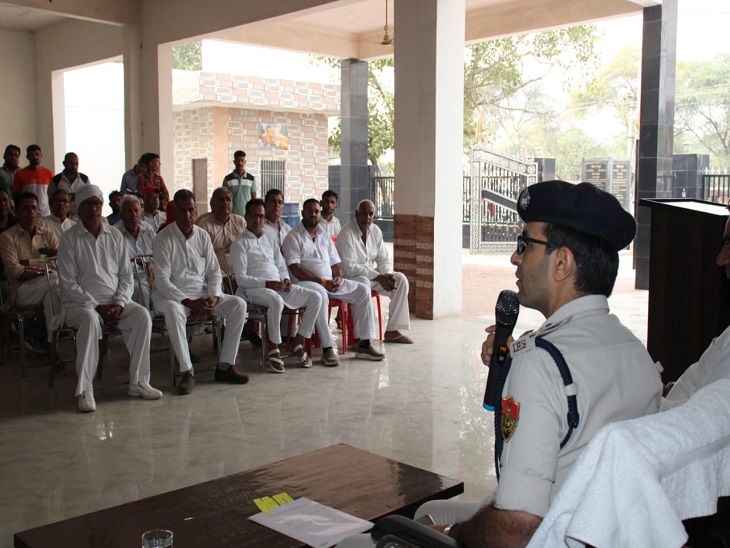 Hisar SP Mohit Handa Visit Village Balsamand | Crime Review Meeting ...