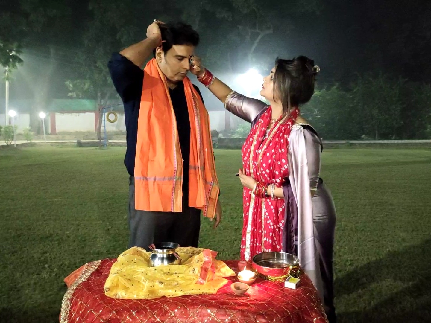 Etawah SSP's wife kept Karva Chauth fast | इटावा SSP की पत्नी ने रखा करवा चौथ का व्रत: नीलम राय ...