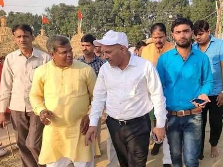 Gangster action on former BJP leader Vishnu Babu Diwakar | पूर्व BJP नेता विष्णु बाबू दिवाकर पर ...