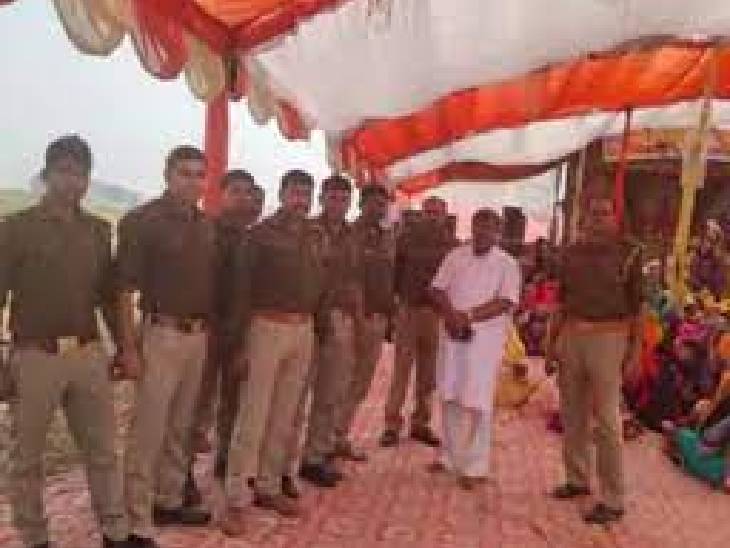 Gangster action on former BJP leader Vishnu Babu Diwakar | पूर्व BJP नेता विष्णु बाबू दिवाकर पर ...