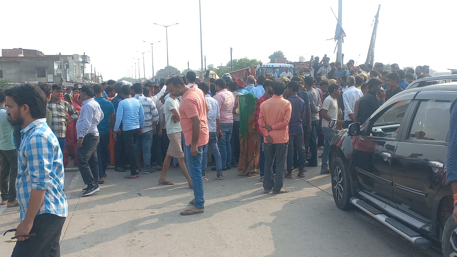 Villagers block Varanasi-Jaunpur highway over youth's death Son injured ...