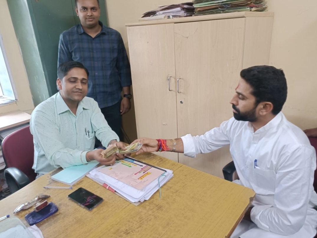 Manish Yadav filed nomination from Shahpura seat. | शाहपुरा सीट से मनीष ...