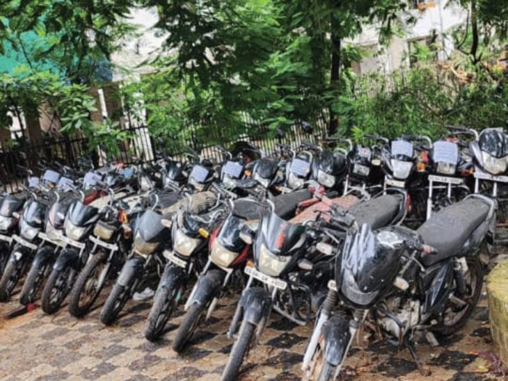 Two wheeler thief four times faster than police | रायपुर पुलिस ने ढूंढा ...