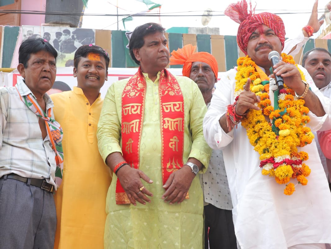 Sanjay Shukla started campaign by worshiping the girl in Bhagirathpura ...