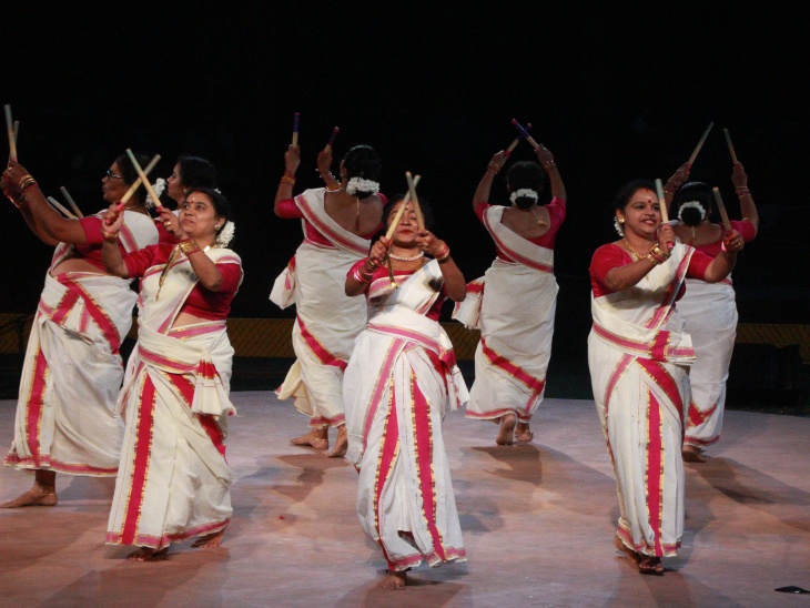 The splendor of India's folk culture in folk colors