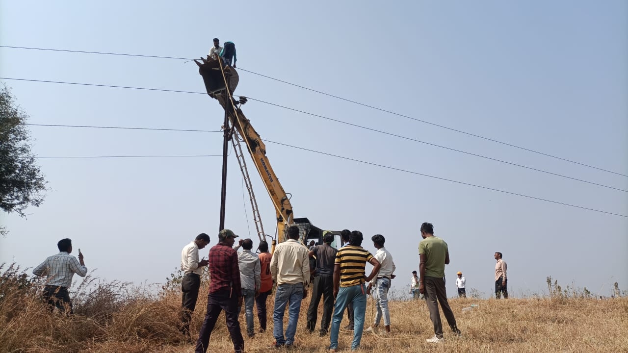 Villagers of all feeders of Bamnia and Khawasa power centers remain ...
