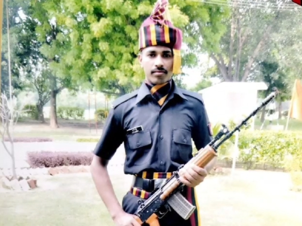 Naik Umesh Dubey, posted in the Army Medical Corps, martyred | आर्मी के ...
