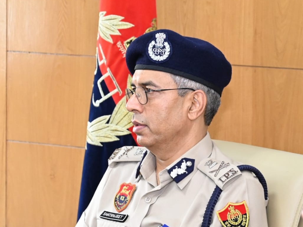 Haryana DGP Police Officer Meeting Orders FIR against burn Puddy ...