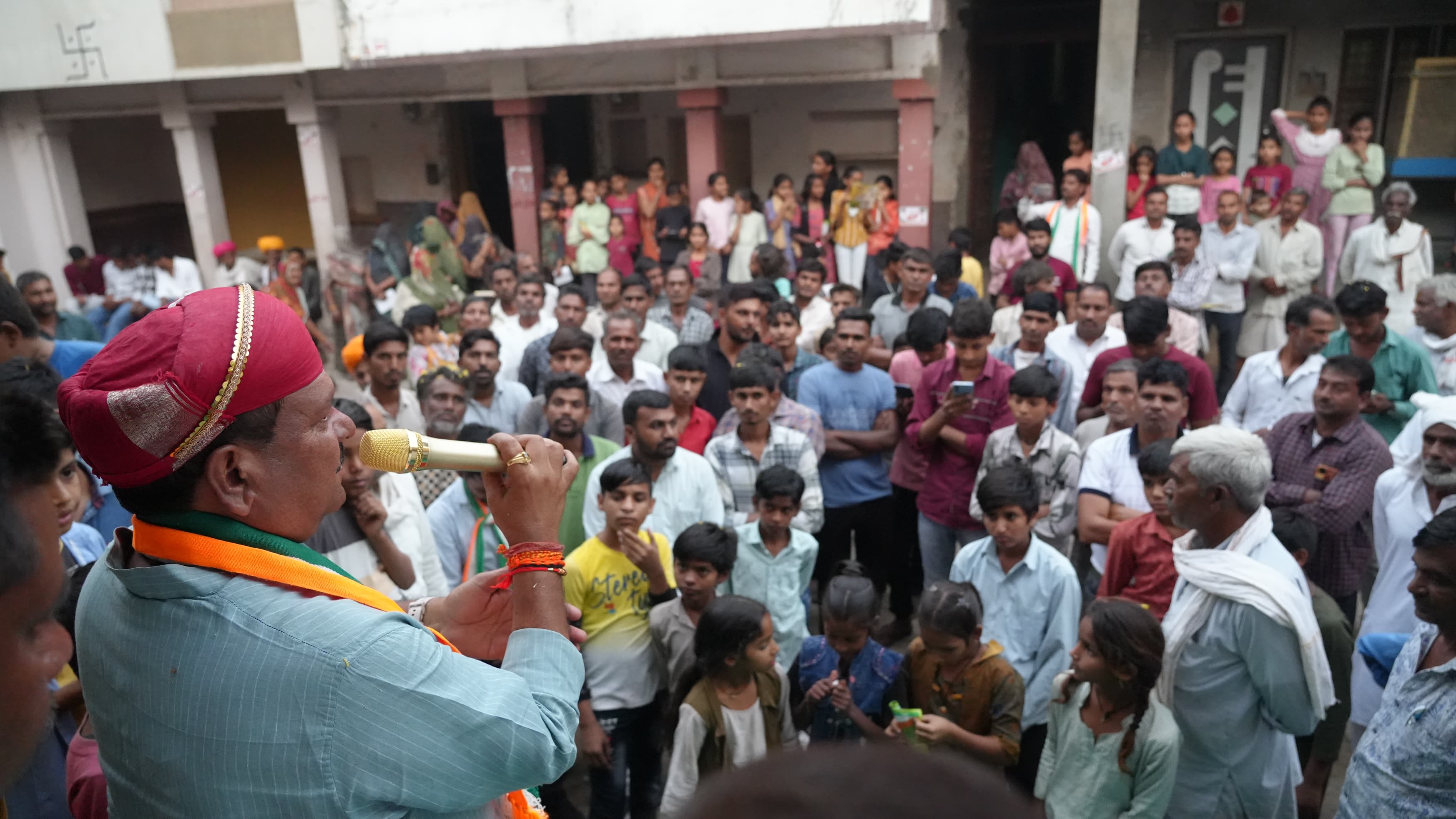 Villagers spoke to Samandar Patel in Saravania: No way for cremation ...