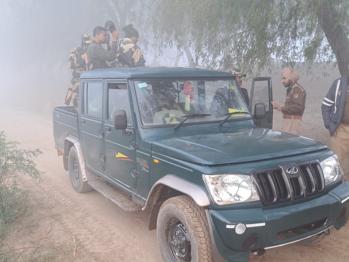 Fazilka India Pak border Drone movement seen update | भारत-पाक सीमा पर ...