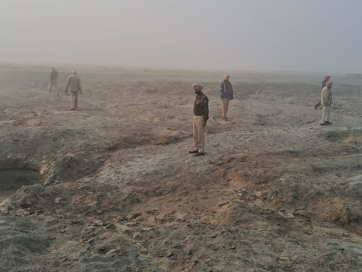 Fazilka India Pak border Drone movement seen update | भारत-पाक सीमा पर ...