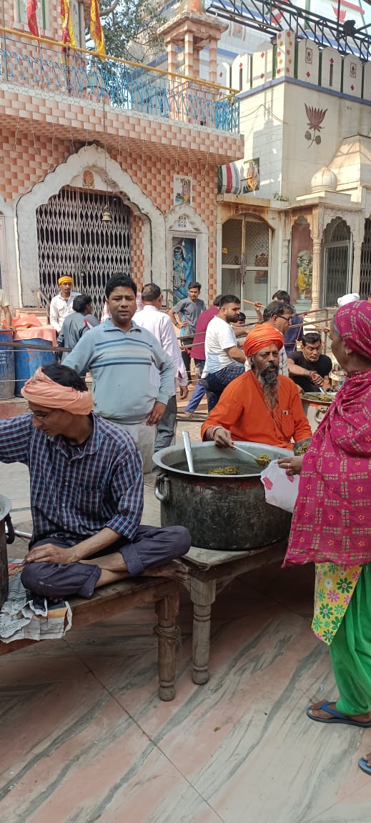 Bhandara was organized after performing Govardhan puja in Balawala ...