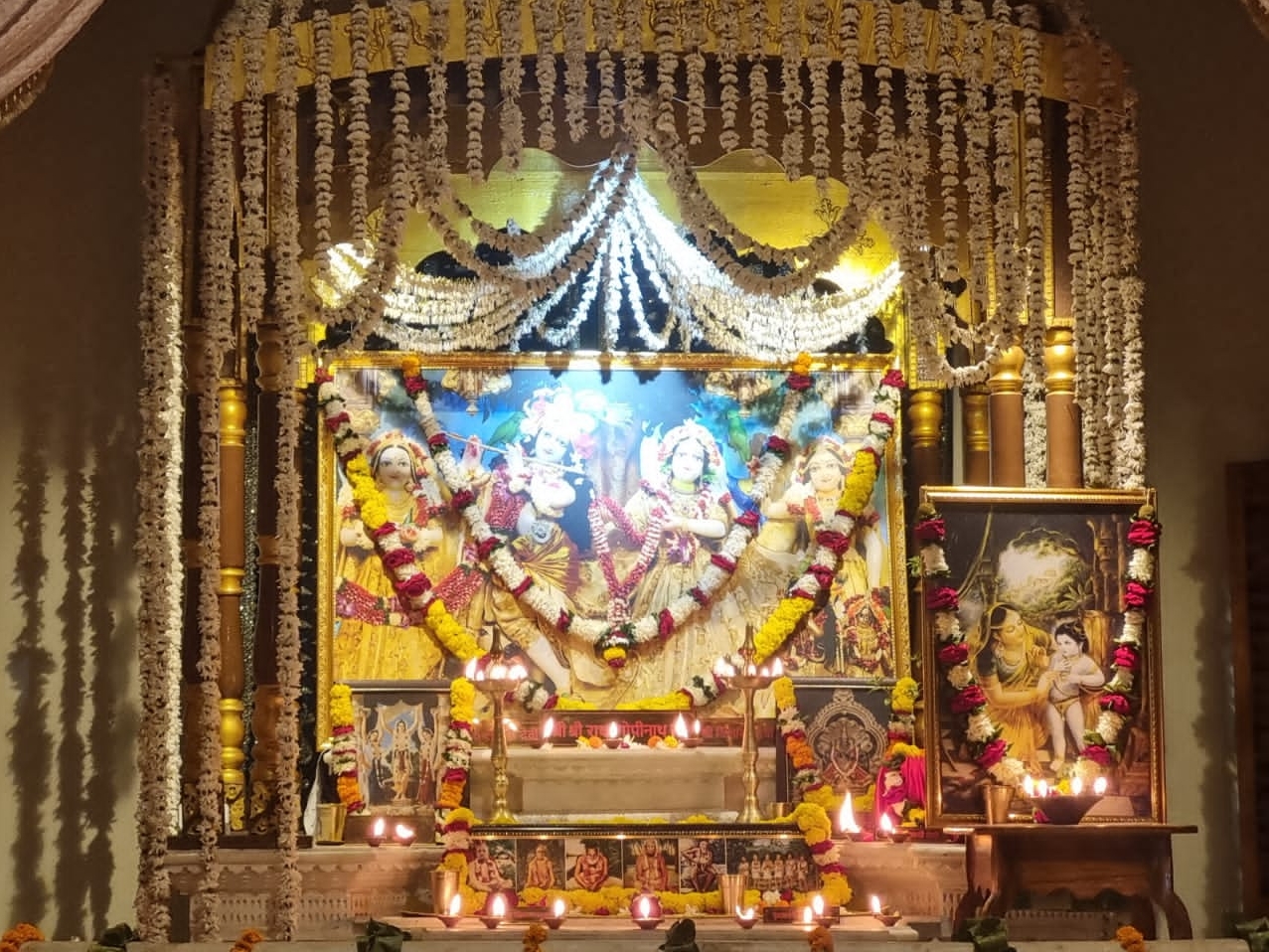 Damodar Ashtakam and Deepdan Mahotsav at ISKCON Temple, Bhopal | भोपाल ...