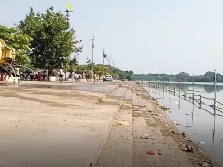 Diwali like scene at CG's biggest Chhath ghat, Maha Aarti of Arpa Maiya ...