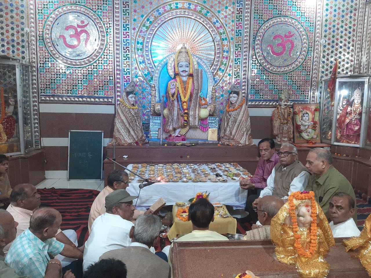 Kayastha community celebrated the festival of Bhai Dooj in the temple ...