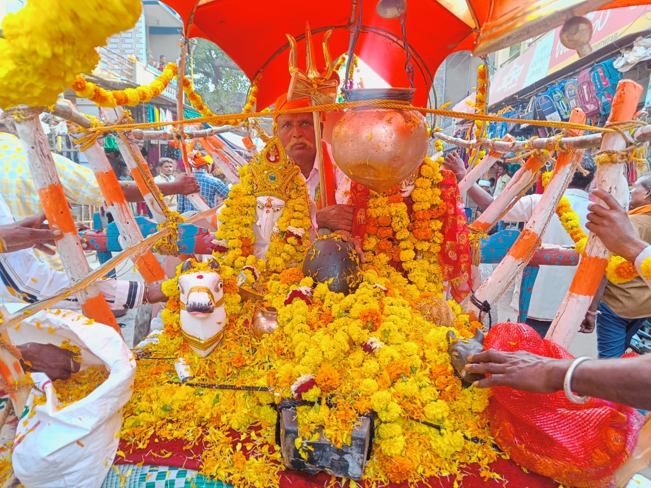 City tour to the statues of Shiv Parivar, Radhakrishna, Ram Darbar and ...